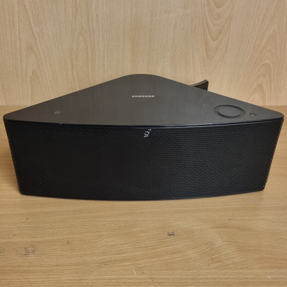 Pre-owned Samsung WAM550 M5 Wireless Speaker - Own4Less
